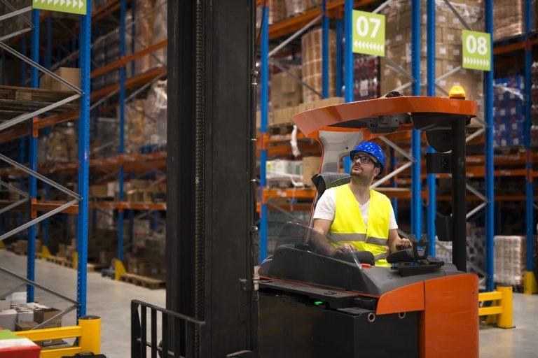 10 Things to Remember When Operating Reach Trucks - Onjira